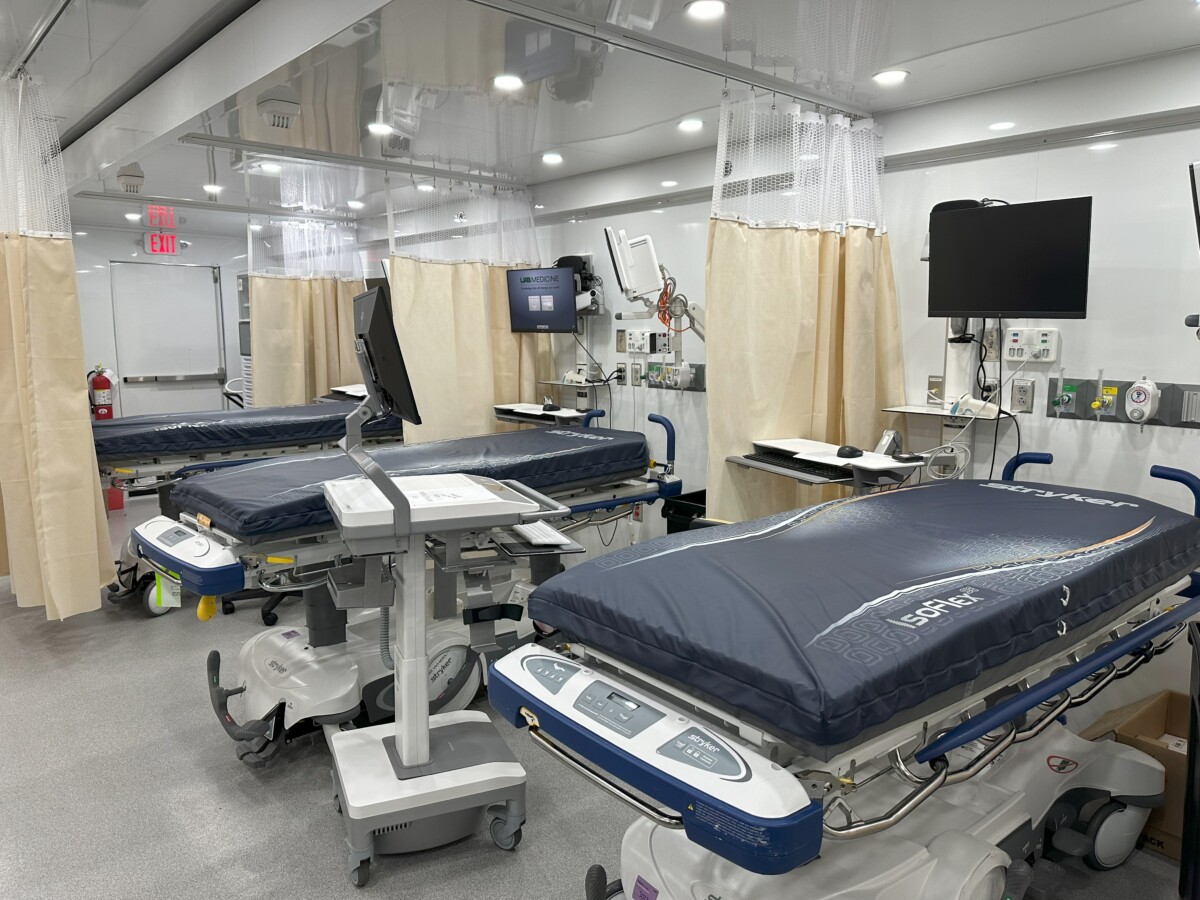 Right Side View Of Beds - Medical Units Solutions - Mobile Healthcare ...